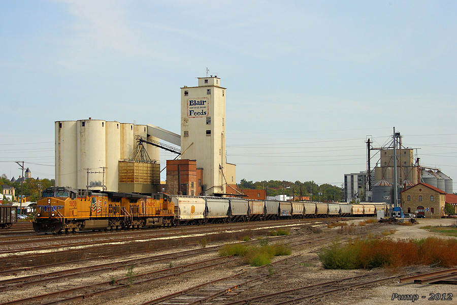 Northbound UP Empty Grain Train